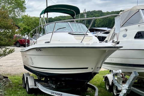 2000 Trophy 2052 Walk-around